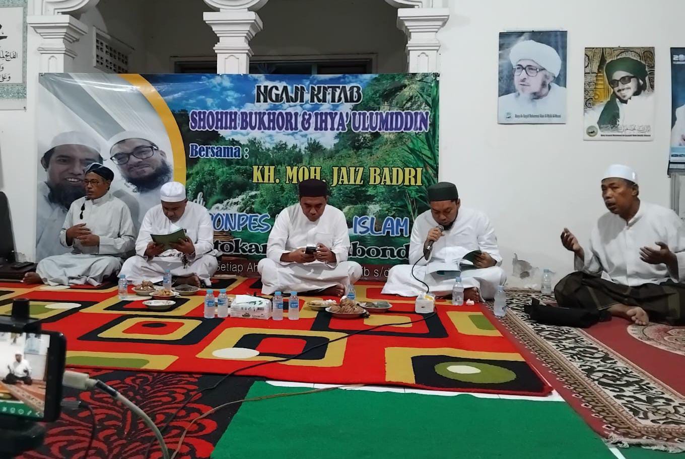 Santri Abuya Sayyid Muhmammad Alawi Al-Maliki Rutin Ngaji Kitab ...