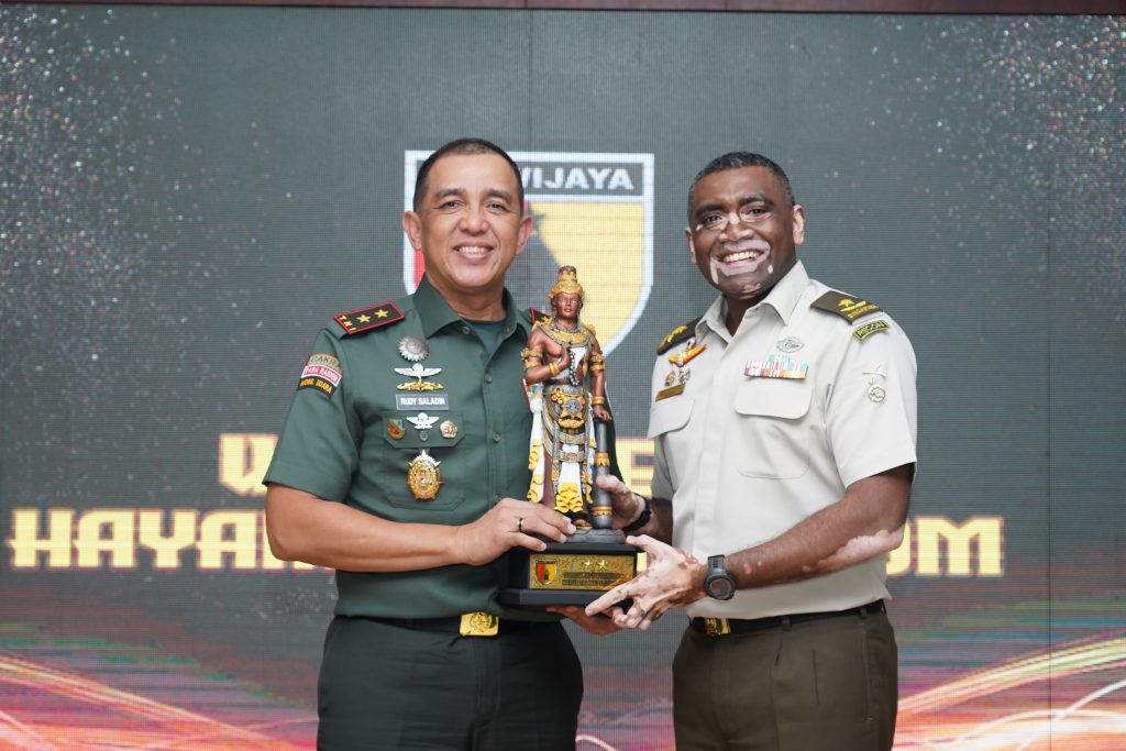 Pangdam V/Brawijaya Terima Kunjungan Kehormatan 6th Division Commander ...